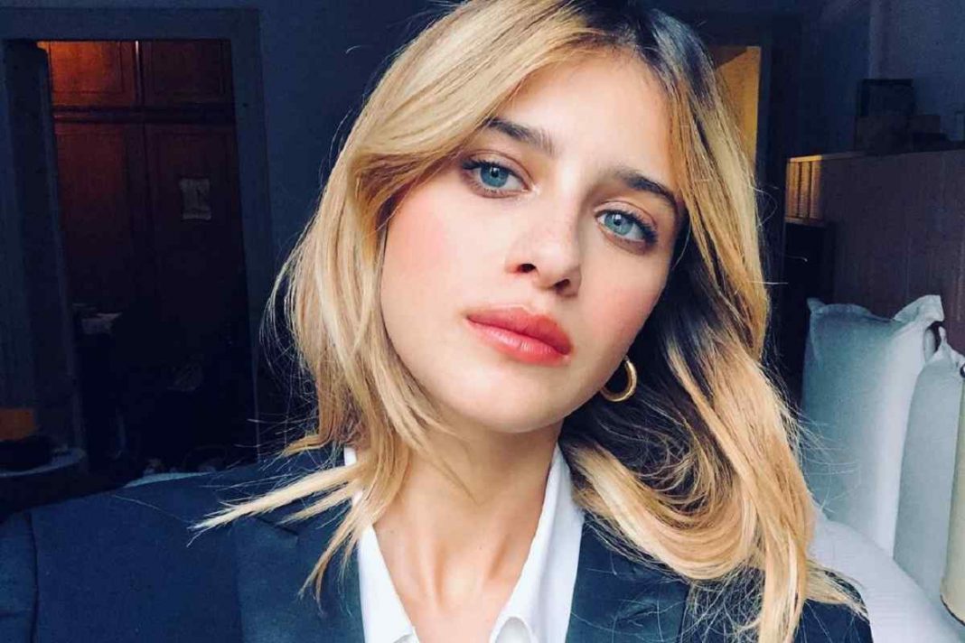 Ve la ricordate in Baby? Benedetta Porcaroli oggi è bellissima ed è ...